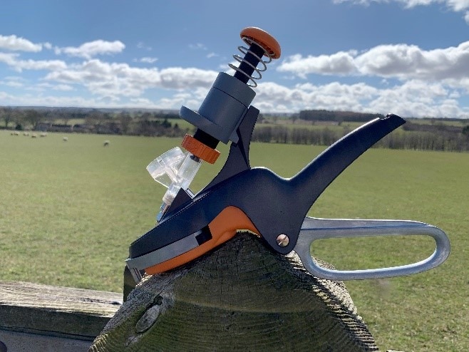 Numnuts UK | Tail docking and Castration | Lamb & Calf Ringing